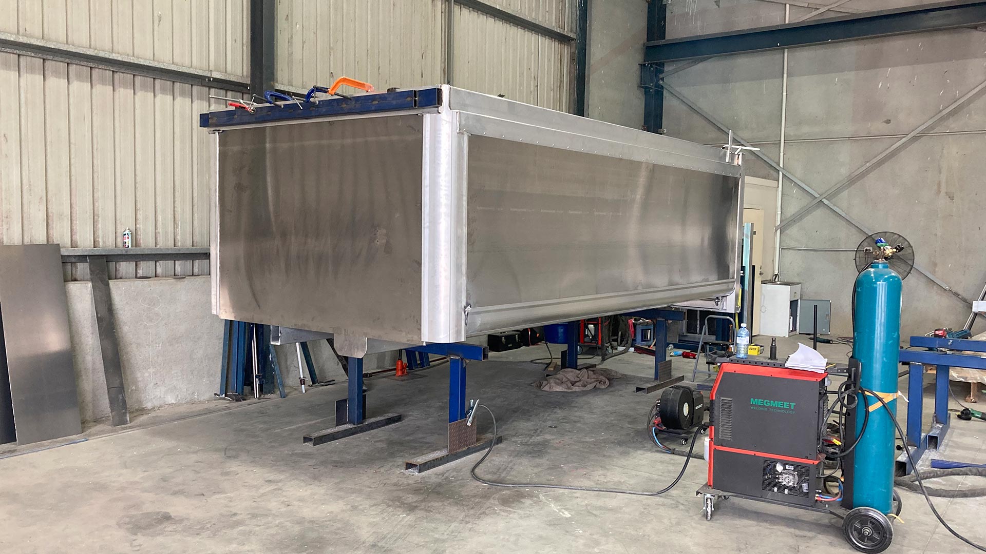 Superior aluminium tipper truck bodies & tippers